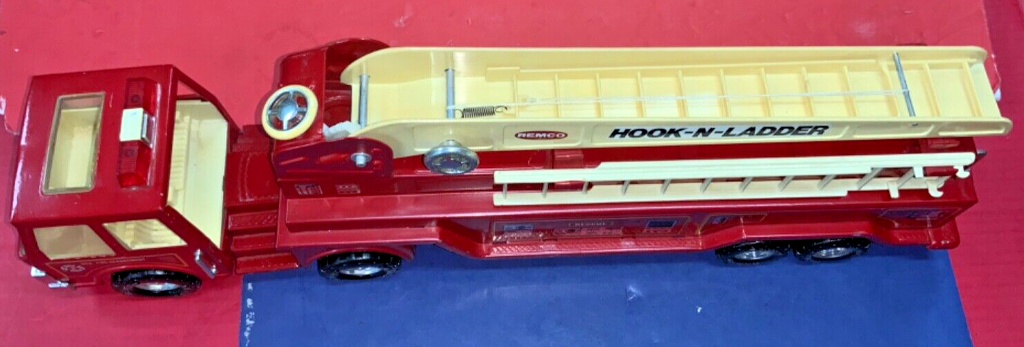 24” Remco Aerial Hook N Ladder Fire Engine #3 Fire Truck | eBay