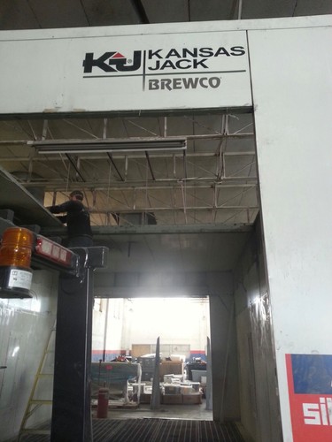 FULL DOWN-DRAFT DRIVE THRU PAINT BOOTH BREWCO KANSAS JACK 16X28 W ...