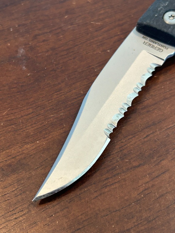 Gerber USA Gator 625 Pocket Knife - Rubber Handle Lock Back Serrated ...