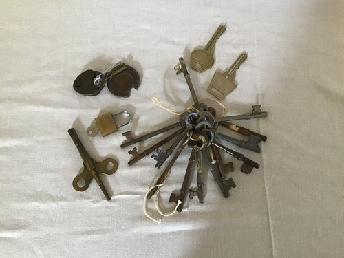 skeleton keys And Locks lot -vintage penny lock with Key all items in ...