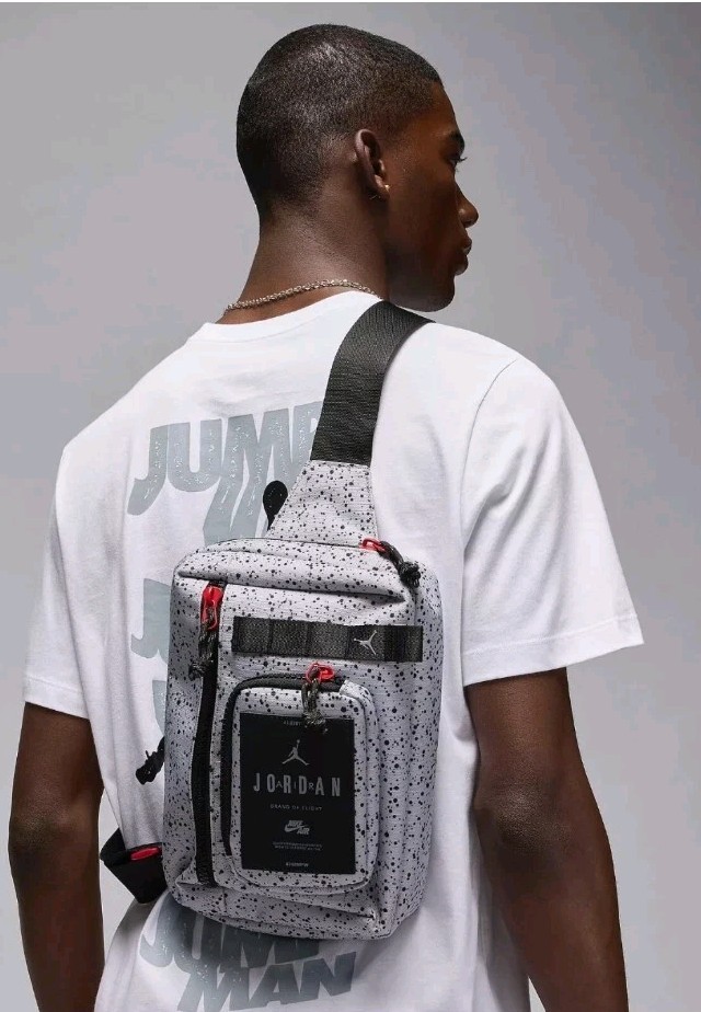 Air Jordan Hesi Crossbody Bag (3L) Unisex Sling Bag Cement Grey MA0839 ...
