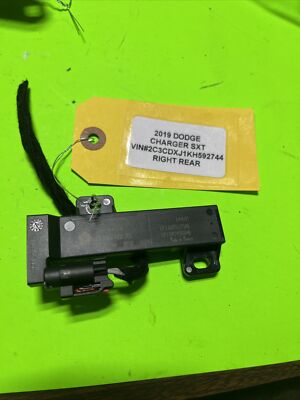 2011 - 2023 DODGE CHARGER REAR LEFT KEYLESS ENTRY ANTENNA MODULE ...