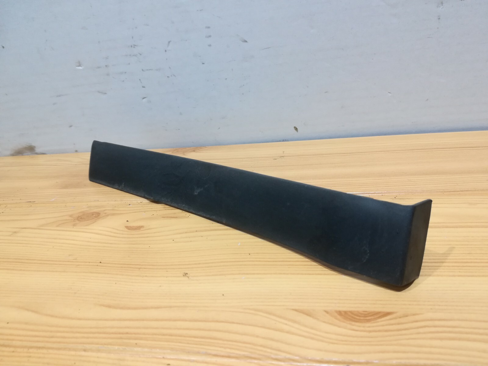 Front Left Fender Bottom Ledge Genuine Mercedes W208 CLK A2086900762 | eBay