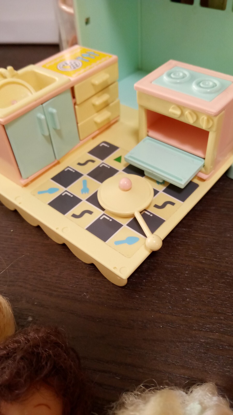 Vintage Chabel Doll Playhouse. Melli And Dos by Feber. With 5 dolls ...