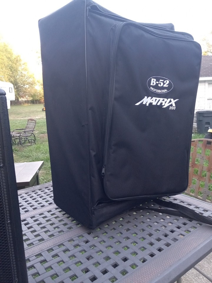 PAIR OF B-52 - MATRIX 200 - 100W SPEAKERS - SOUND GREAT - EXCELLENT ...