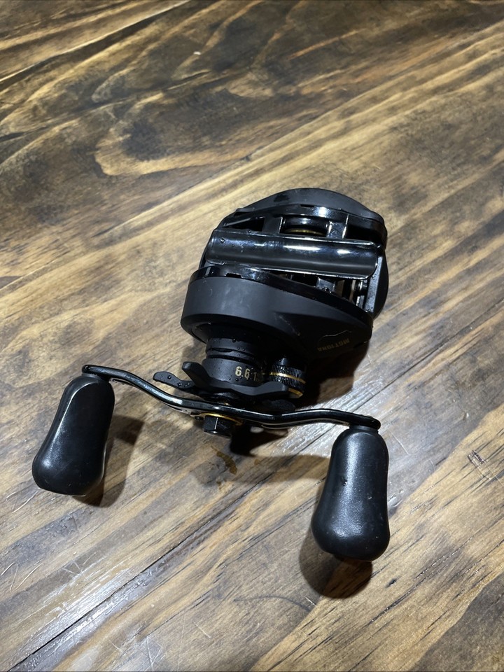 Bait Cast Fishing Reel Right Hand Retrieve 6.6 1 Gears Ratio Bass Bro ...