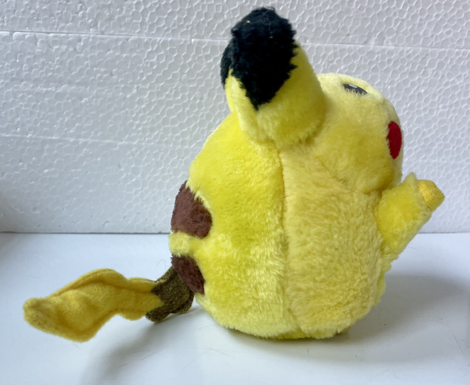 Vintage Official Nintendo Pokémon Electronic Pikachu Plush from Tomy 6 ...