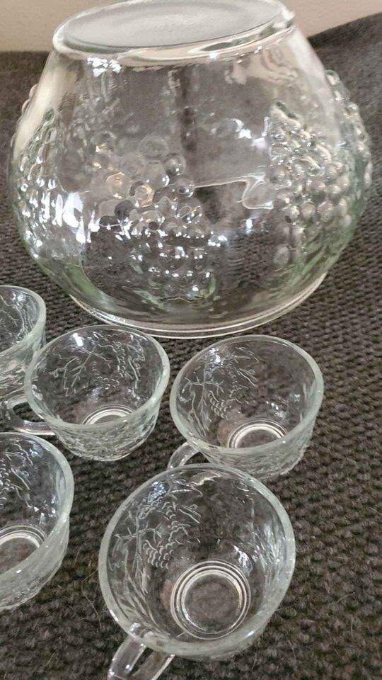 Vintage Punch Bowl w/8 Cups 9.5"at Rim 8"Tall Glass Grape Design | eBay