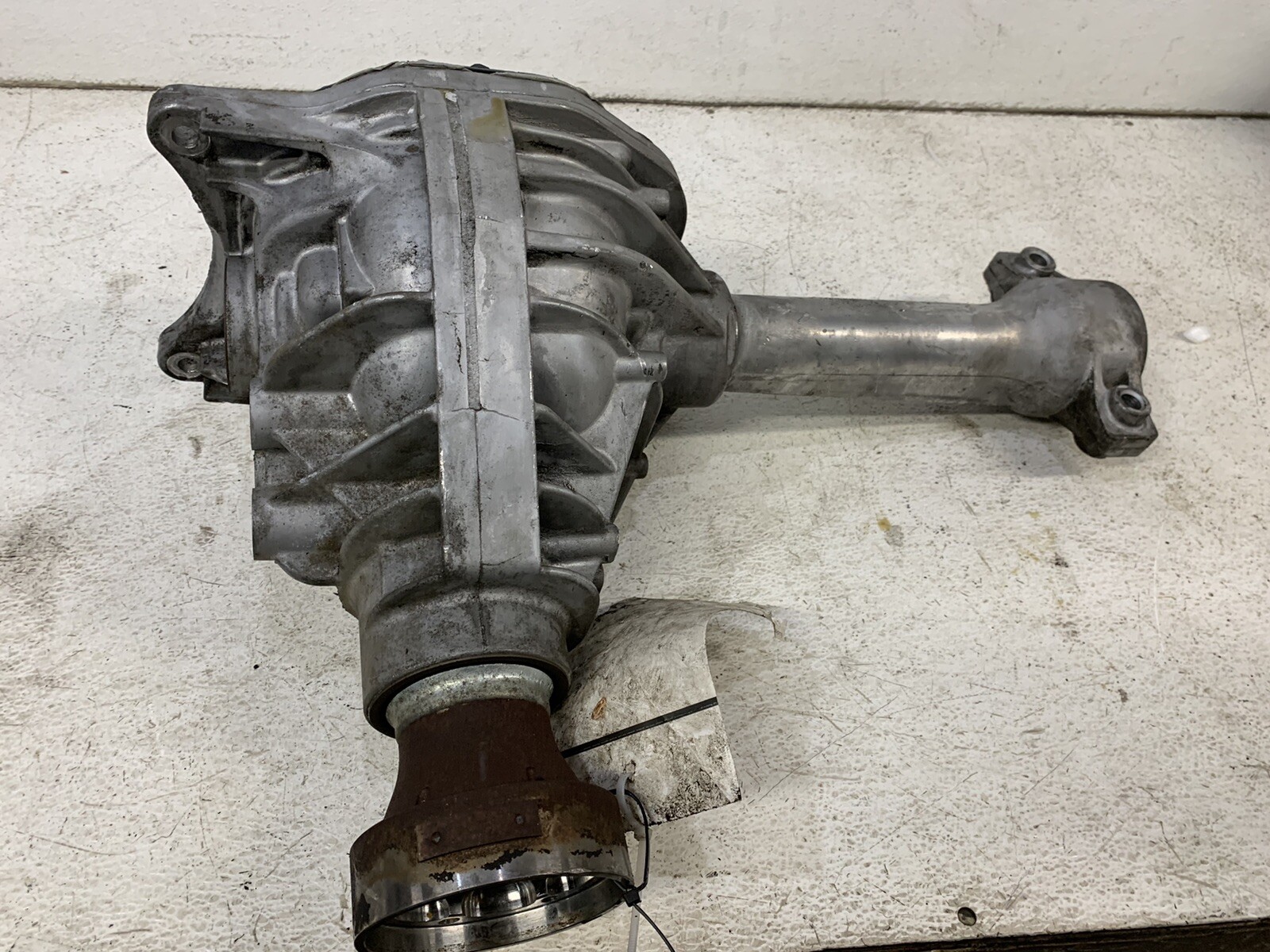2002-2007 Jeep Liberty 3.73 front axle differential diff carrier oem ...
