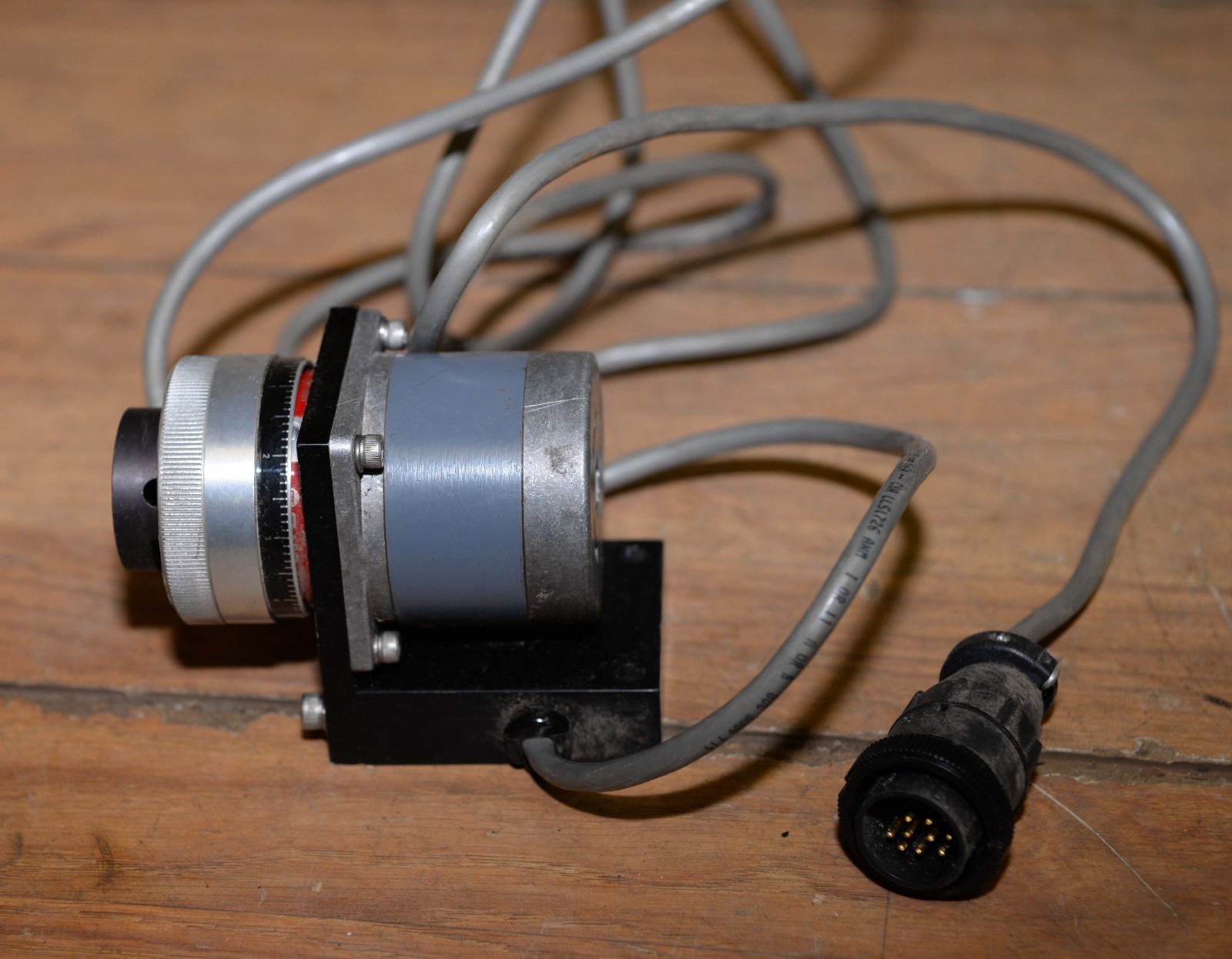 Ivek ceramic positive displacement pump Eastern Air stepping motor lab ...