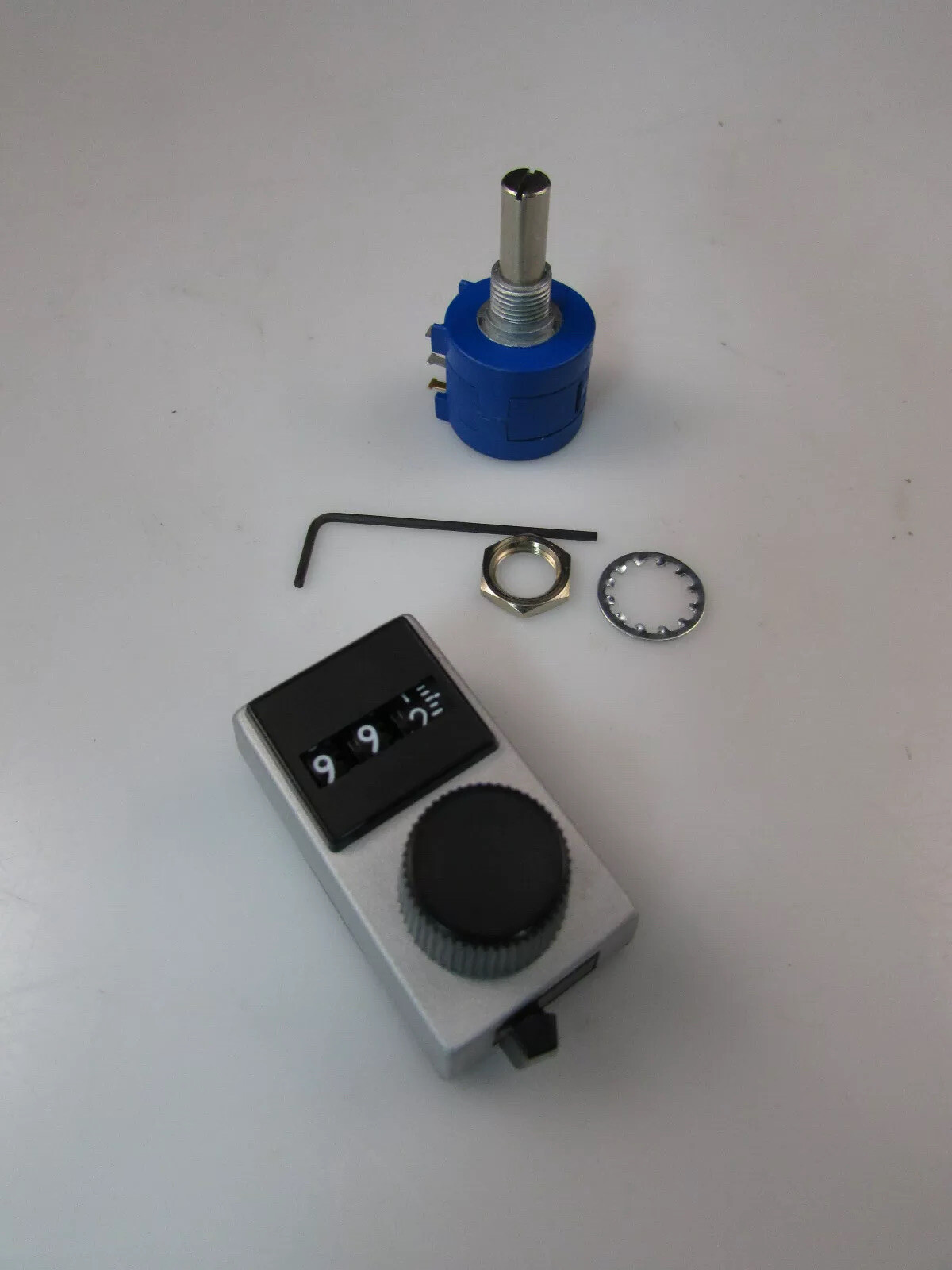 Spectrol Model 16 Multidial Counter & Bourns 3590S-2-202 Pot | eBay