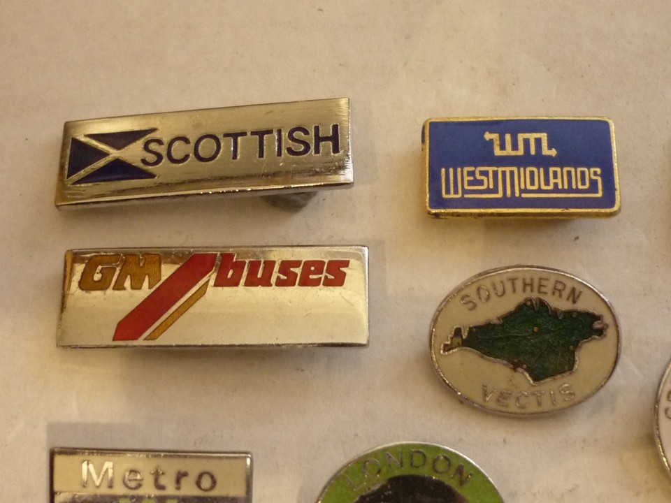 SIXTEEN VINTAGE BUS COMPANY ENAMEL BADGES METRO LONDON SOUTHERN VECTIS ...