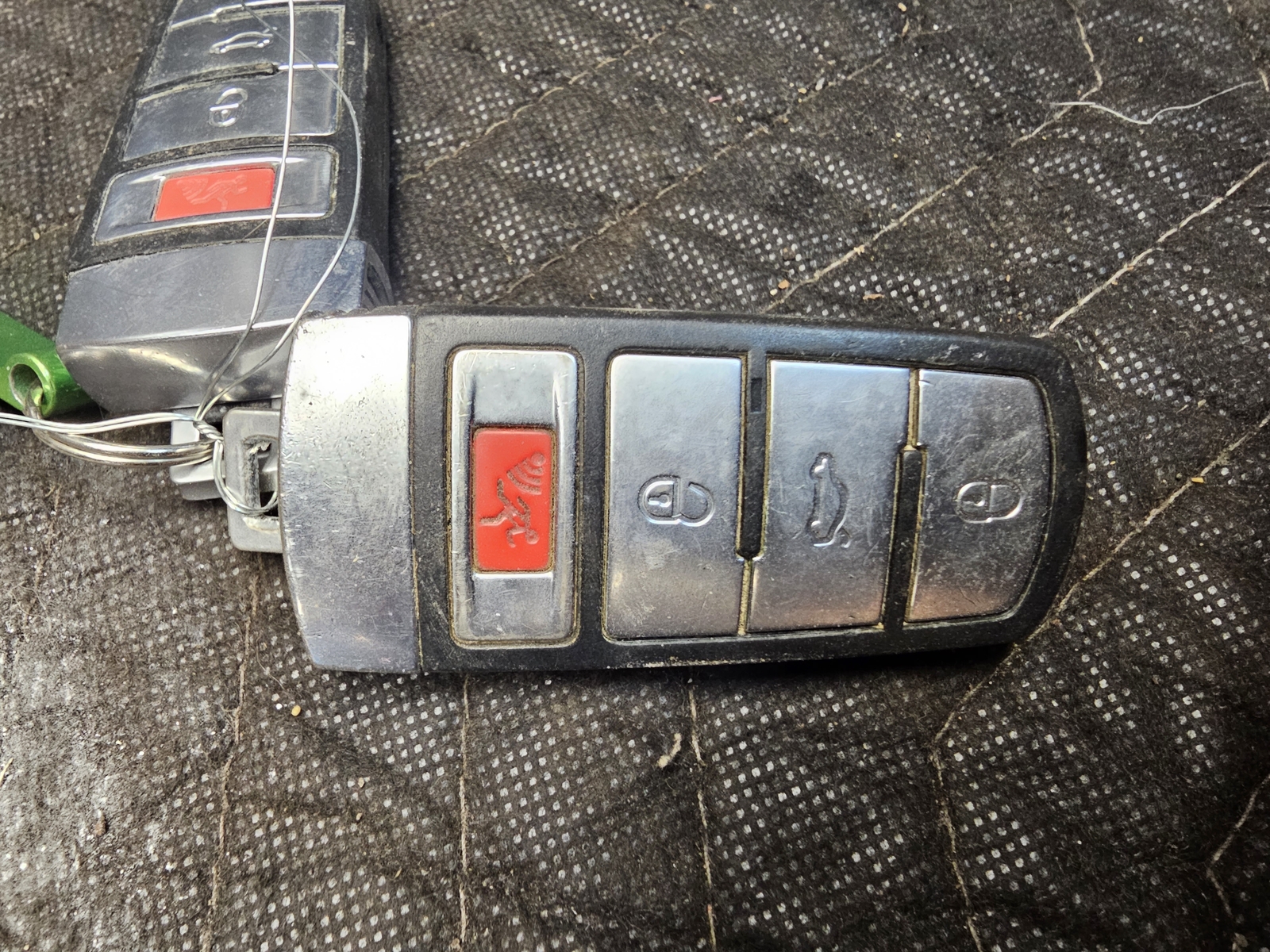 2010 Volkswagen CC Key FOB Remote Smart Keyless Proximity 4 Button QTY ...