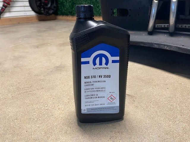 JEEP DODGE CHRYSLER RAM MANUAL TRANS LUBRICANT NSG 370 / NV 3500 MOPAR ...