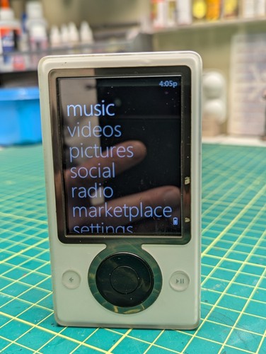 Microsoft Zune 30 White (30 GB) Digital Media Player 882224274586 | eBay