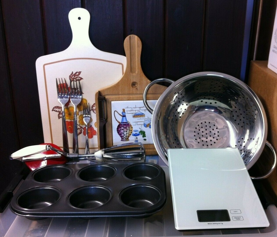 Job Lot Bundle of mixed Kitchenalia Kitchenware. Students. New Homes. B ...