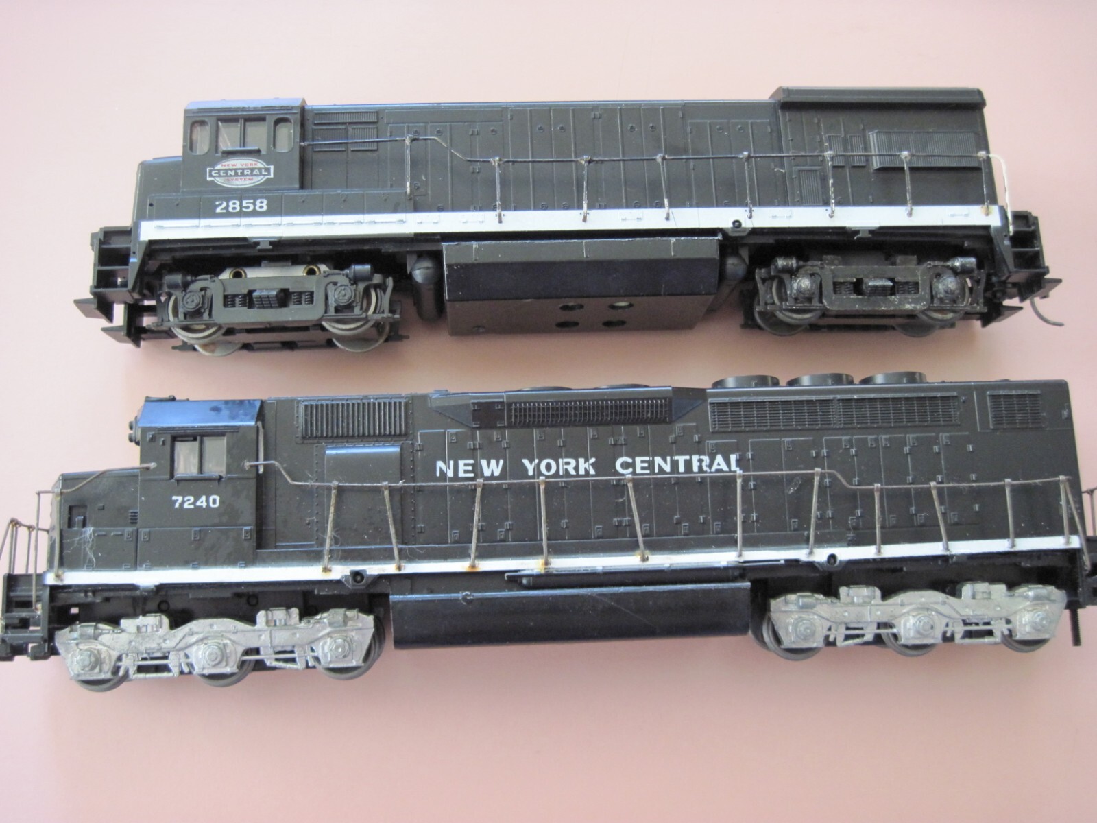 HO ATHEARN SDP-40 and U33B NEW YORK CENTRAL NYC LOCOMOTIVES USED SET OF ...