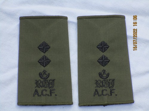 Rank loops: Royal Green Jackets, RGJ, Lieutenant, Army Cadet Force, ACF ...