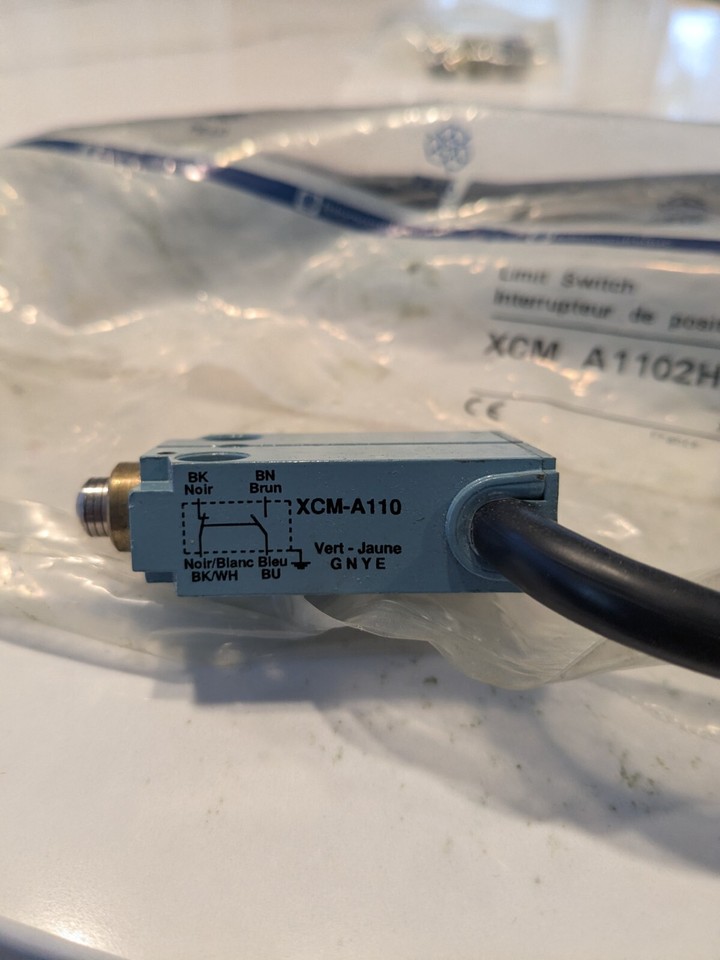 Telemecanique XCM A1102H7 Limit Switch XCM A110 | eBay