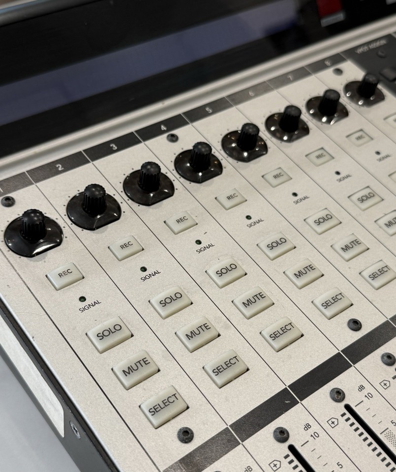 MCU Mackie Control Universal Pro DAW MIDI Control Surface | eBay