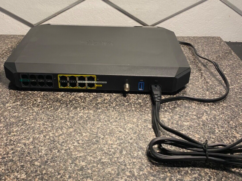 Comcast Business CBR-T Router CGA4131COM Router w/ Power Cord *TESTED ...