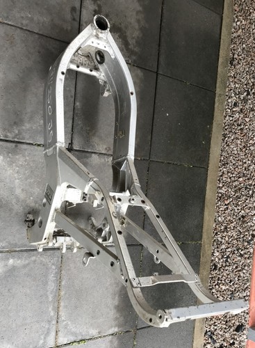 SUZUKI RGV 250 VJ21 1989 / 1990 CHASSIS FRAME GENUINE OEM | eBay Australia