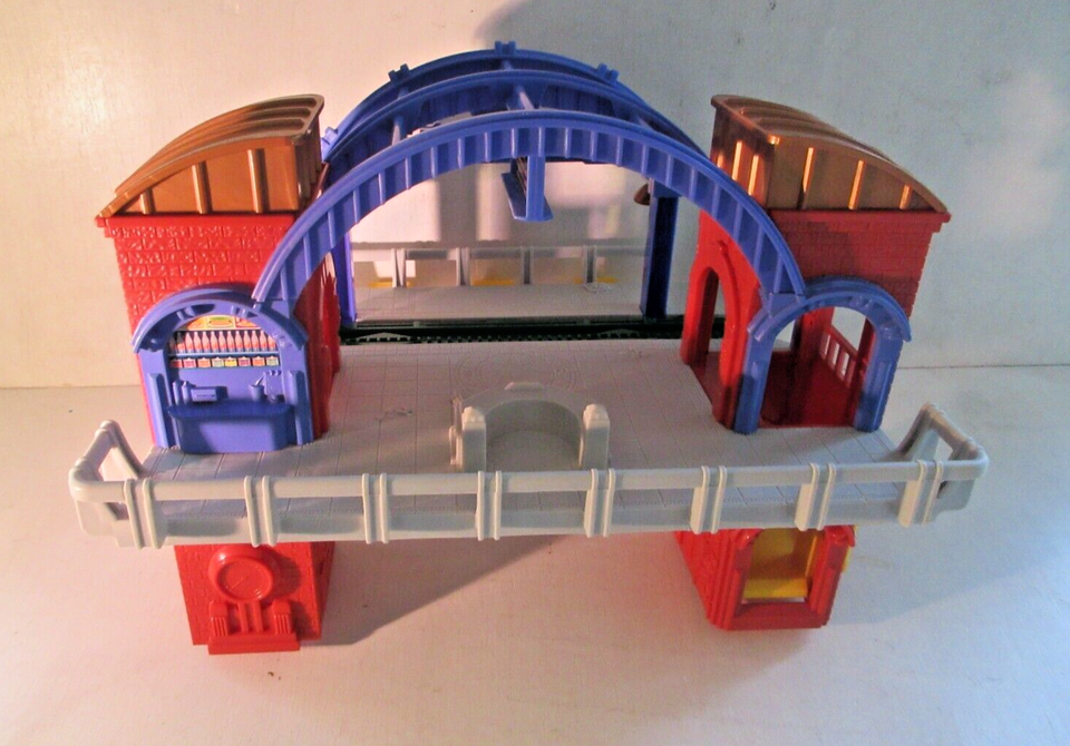 Fisher Price Geotrax Grand Central Station Railroad Train Toy XMAS | eBay