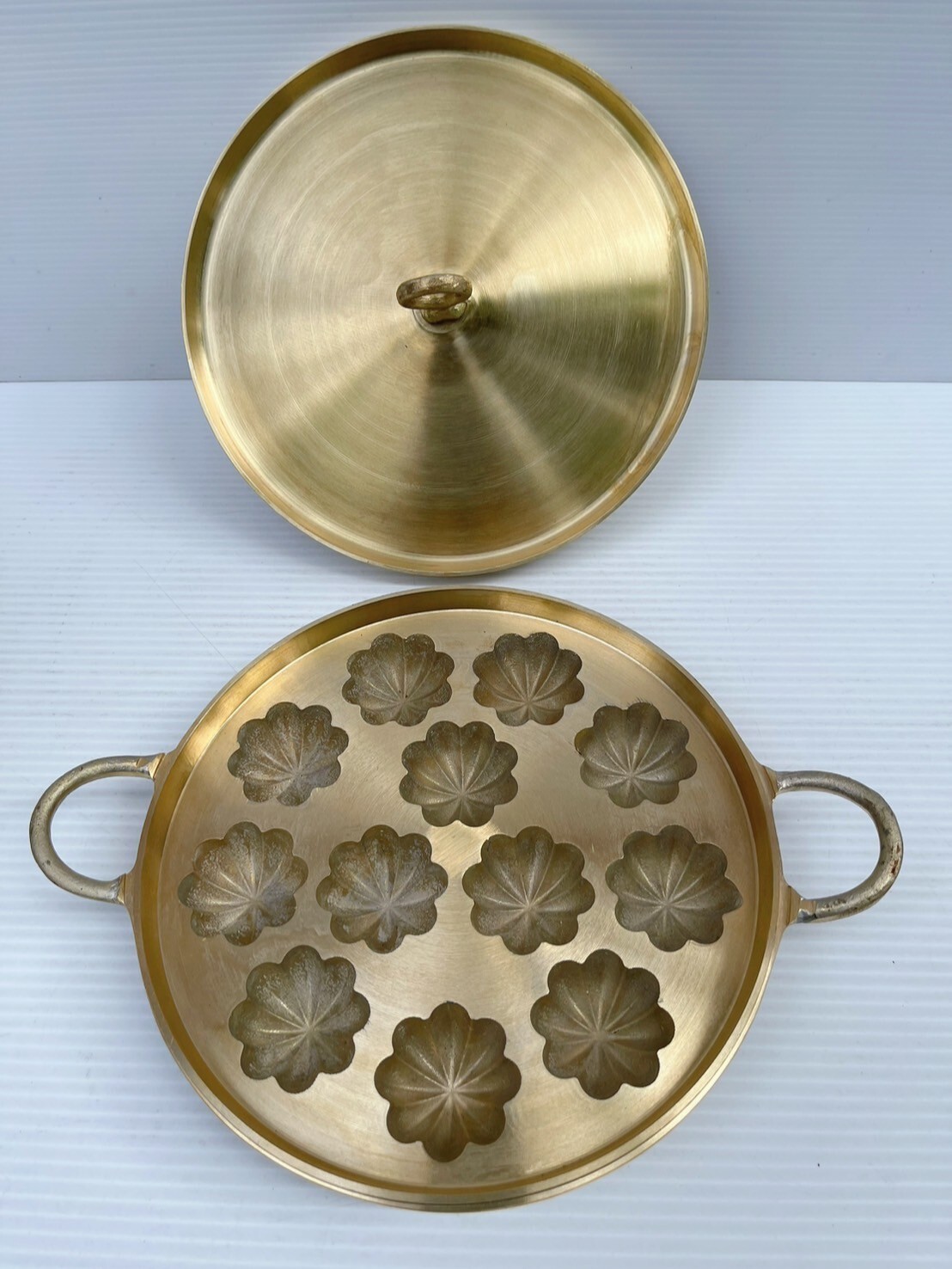 Thai Traditional Brass Pan &Lid Singapore Kanom Krok Bai Toey Dessert ...
