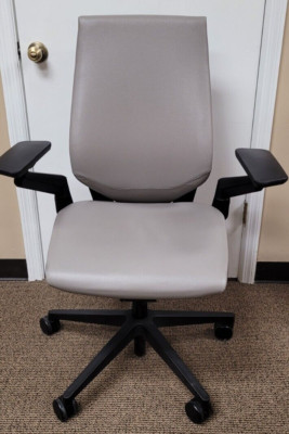 Chairs - Steelcase Office