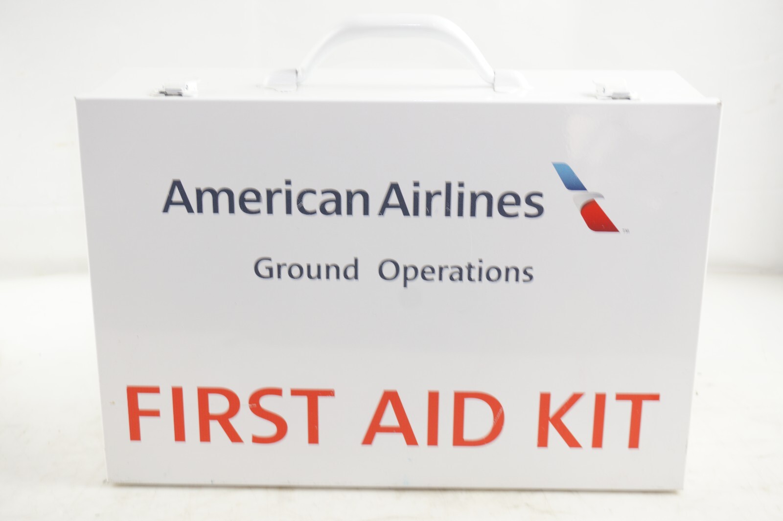 AMERICAN AIRLINES VTG Red Cross First AID KIT With Several Unopened ...