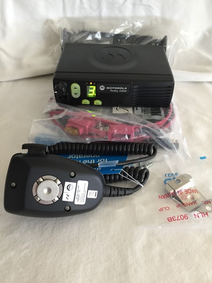 MOTOROLA CM200 VHF 146-174 MHZ 45 WATT 4CH ANALOG WITH NEW MOTOROLA ACCESSORIES | eBay