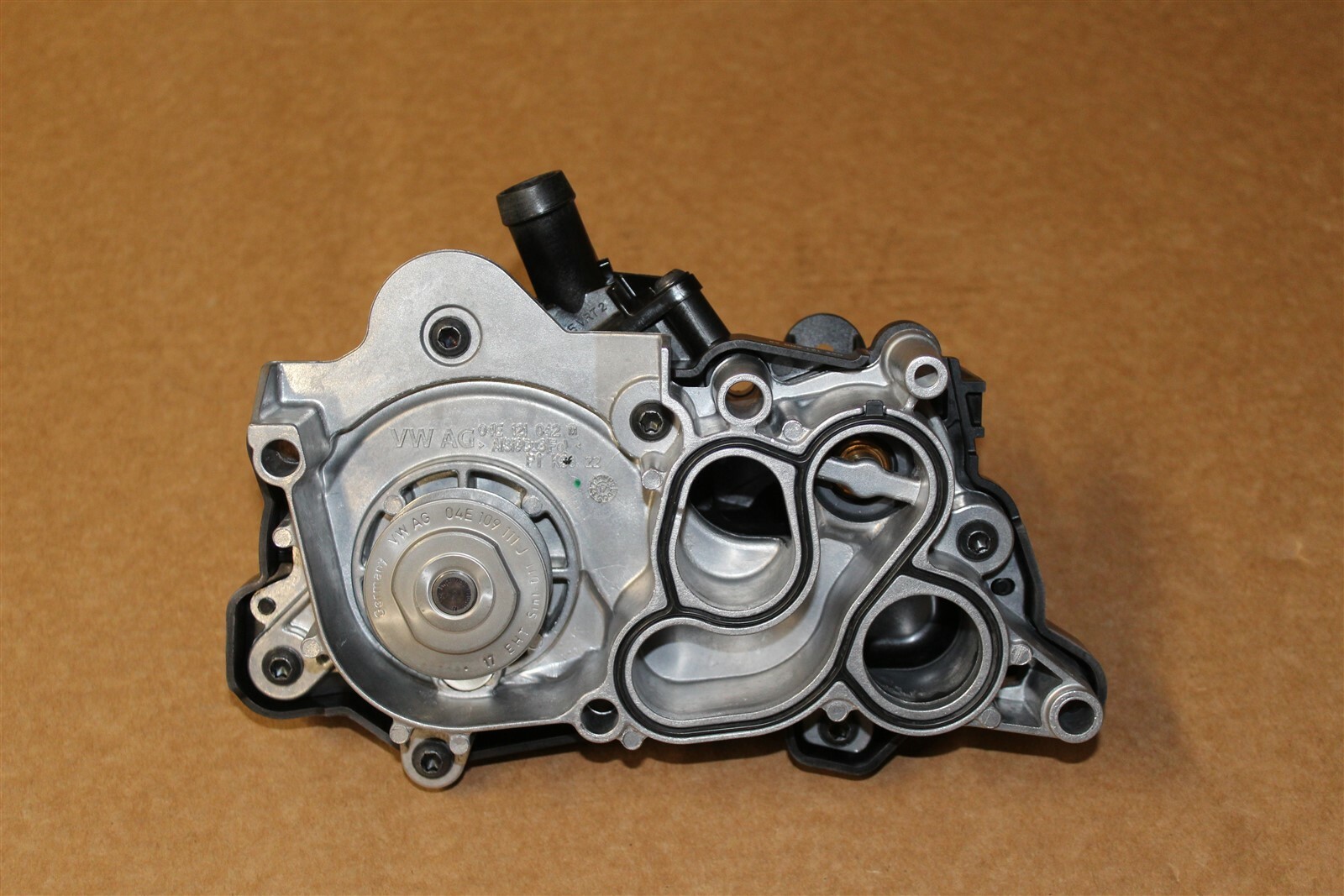 Audi A1 A3 VW Golf Mk7 1.6 Petrol Water Pump 04E121600AD New Genuine VW ...