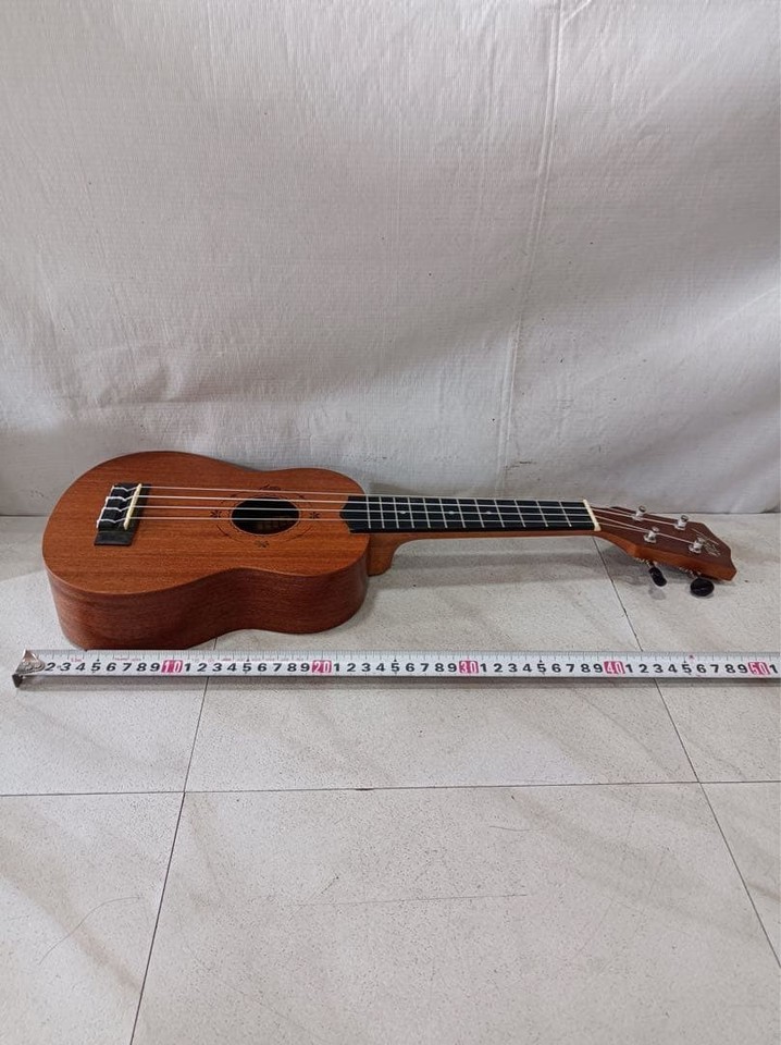 Hachi6847 [Good Condition] Aostin Soprano Ukulele Mahogany Wood UMI-1 ...