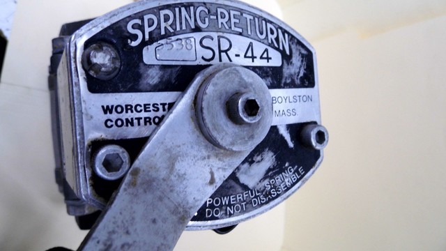 WORCESTER CONTROLS 2-AFG-466T 2" BALL VALVE WITH SR-44 SPRING RETURN ...