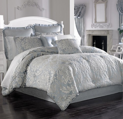 J QUEEN NEW YORK 5 Pcs Queen Comforter Set Faith with Euro and Standard ...