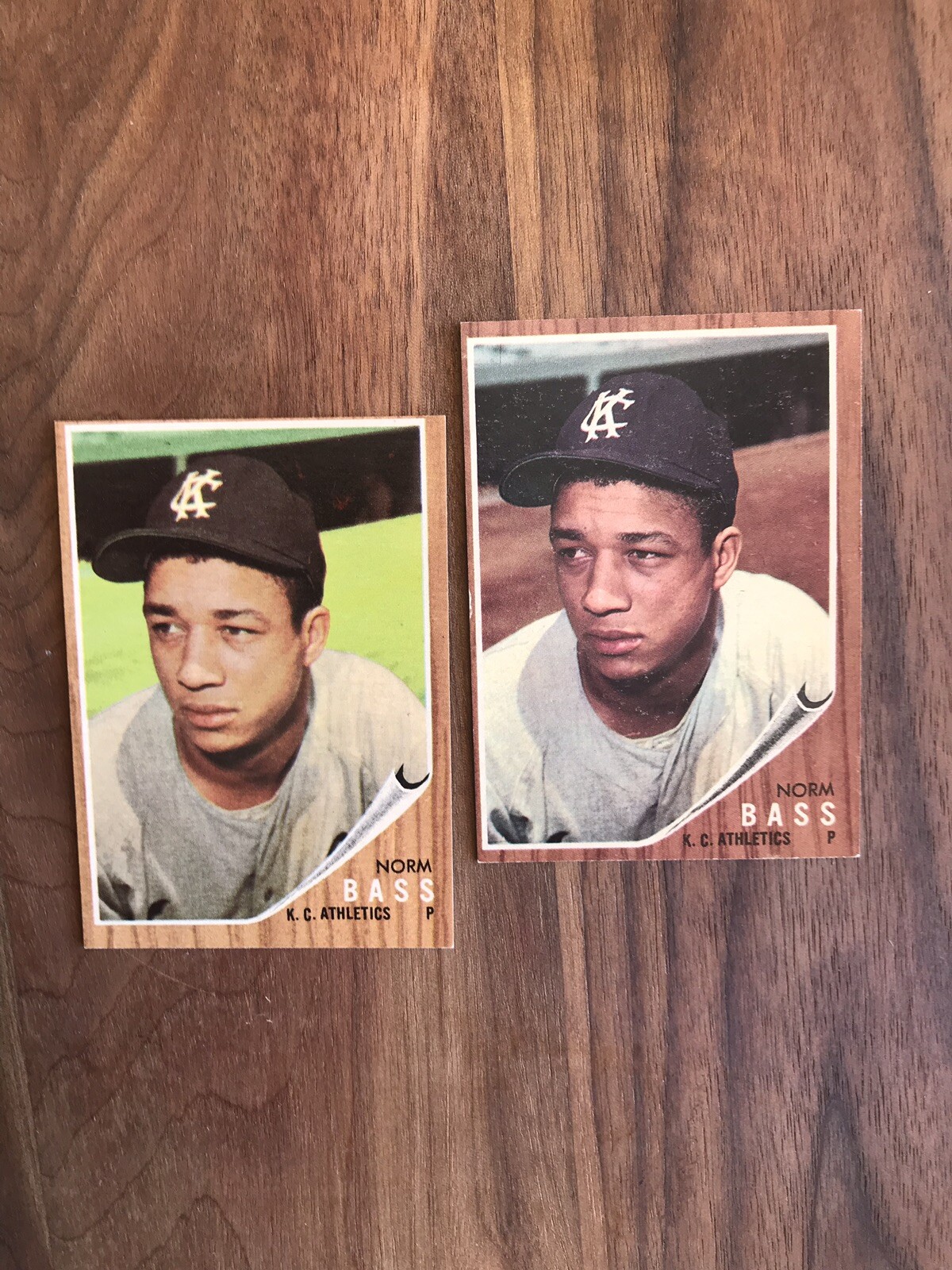 1962 TOPPS #122 NORM BASS KC A’s—LOT OF 2—GRN/BLUE VAR— TOUGH💥*** (wph ...