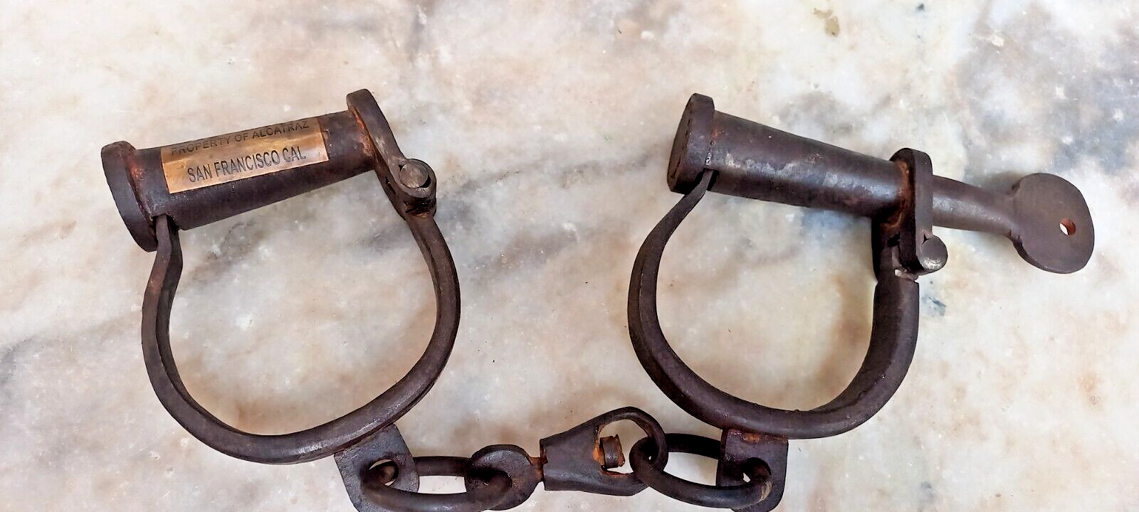 Property Of Alcatraz Prison Adjustable Handcuffs Iron Cuffs key | eBay