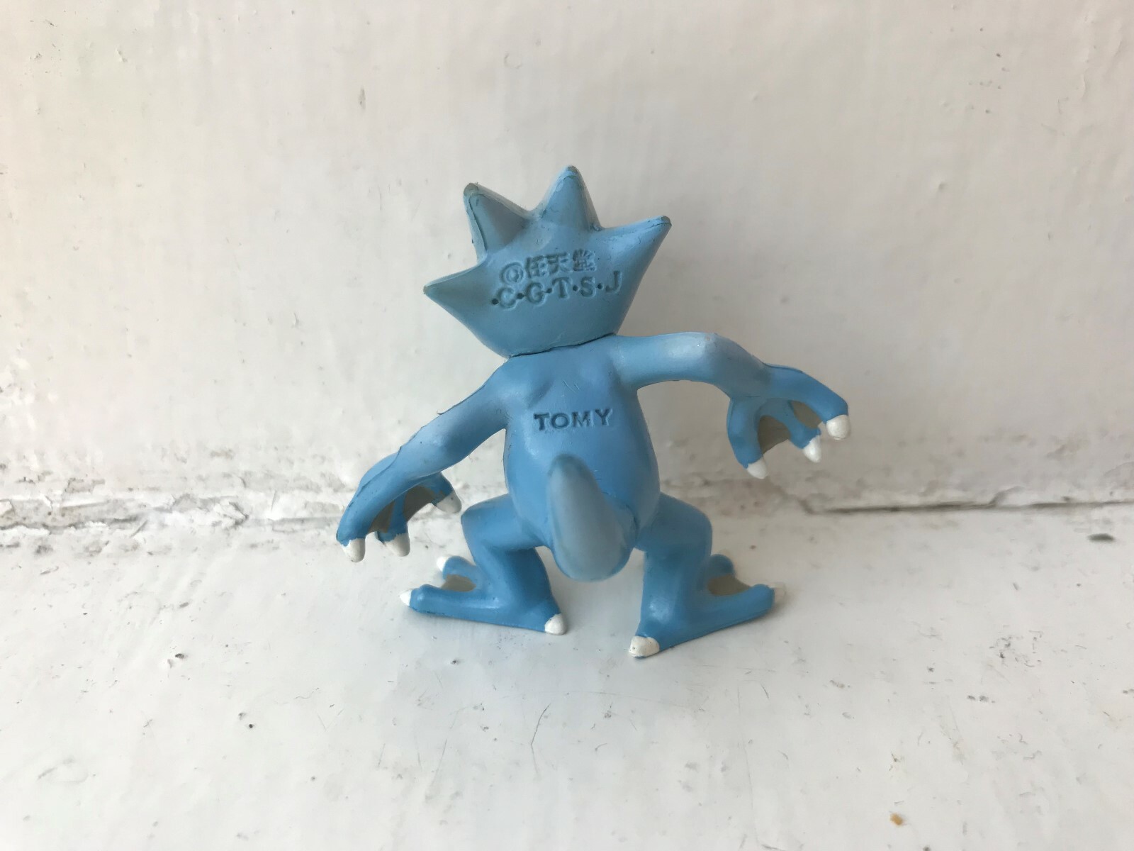 1999 ORIGNAL 2" POKEMON TOMY GOLDUCK TOY MINI FIGURE NINTENDO 1ST ...