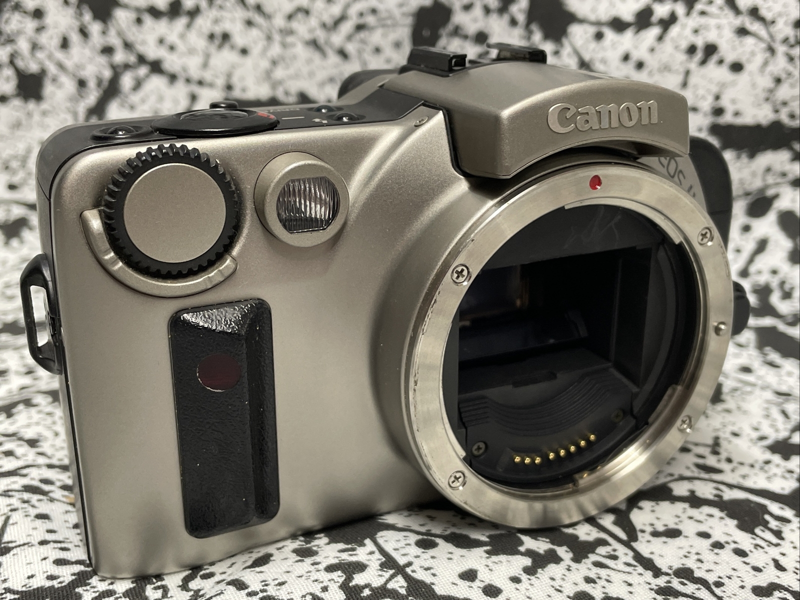 Canon EOS IX IX240 SLR 35MM Still Film Camera Body Only - EUC No Lens ...