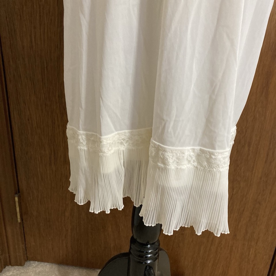 Vintage Vanity Fair Ivory Lacey Partial Lined Bodice Pleated Hem Full ...