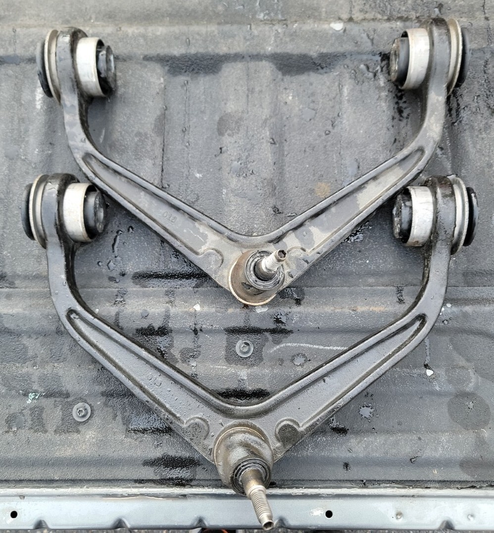 Genuine Gm 84735902 Chevrolet Chevy Gmc Upper Control Arms Set Left And ...