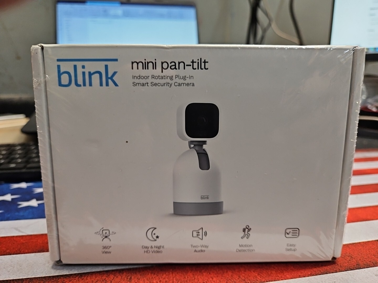 Blink Mini Pan-Tilt Camera | Rotating indoor plug-in smart security ...
