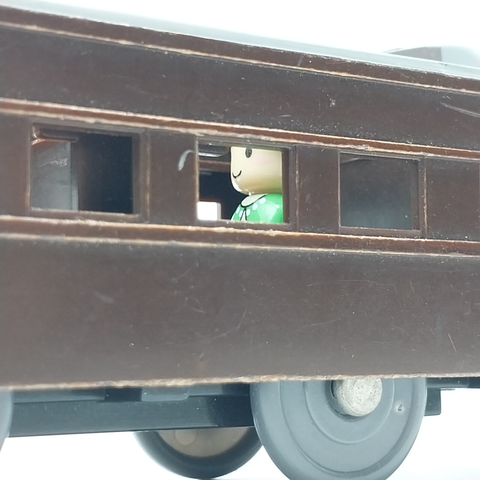 Set of 2 Brown Passenger Coaches With Plakids X4 Plarail Trackmaster ...