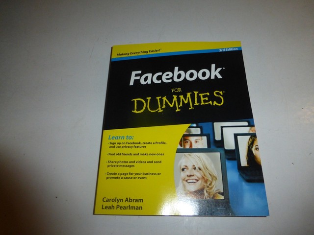 Facebook for Dummies by Carolyn Abram and Leah Pearlman (2010, Trade ...