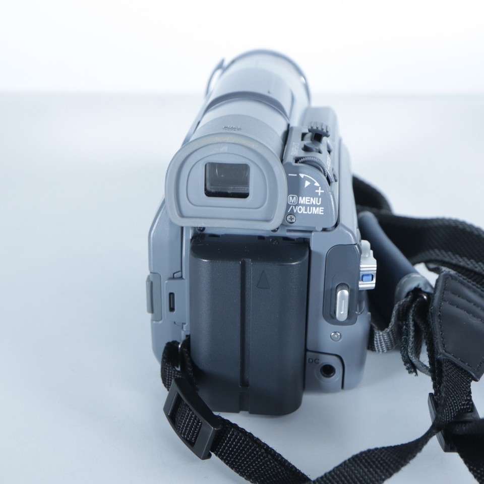 JVC Digital Video Camera Mini DV Camcorder GR-D90U 700X With Case ...