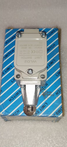 OMRON WLD 2 LIMIT SWITCH 250VAC 10A IP55 AC15 MADE IN JAPAN | eBay