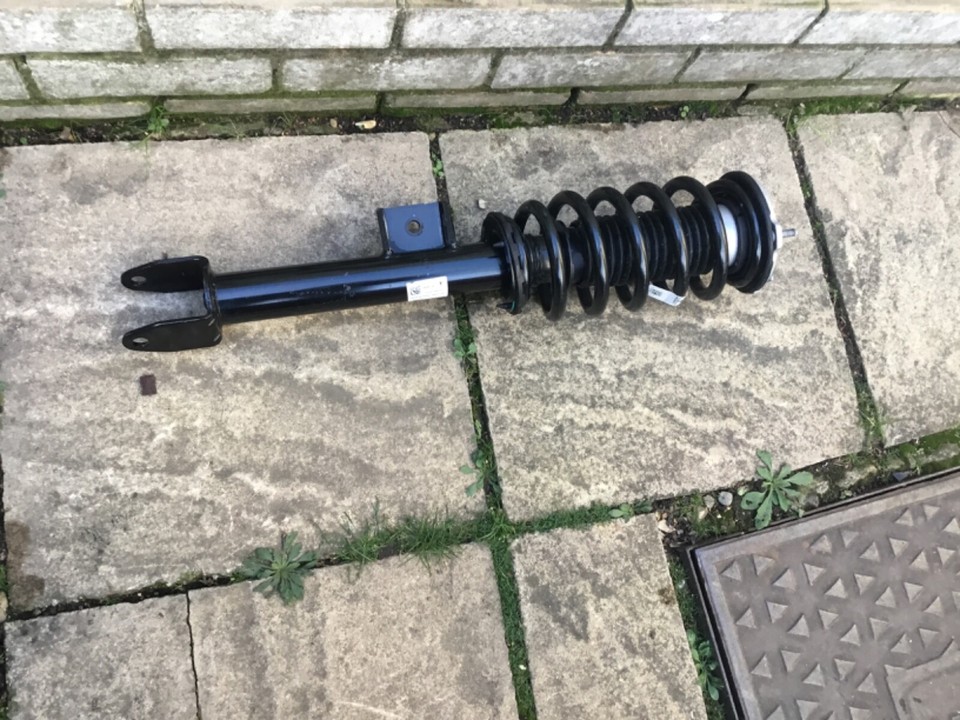 Tesla Model Y Offside Front Shock Absorber 1188369-00-C Good Condition ...