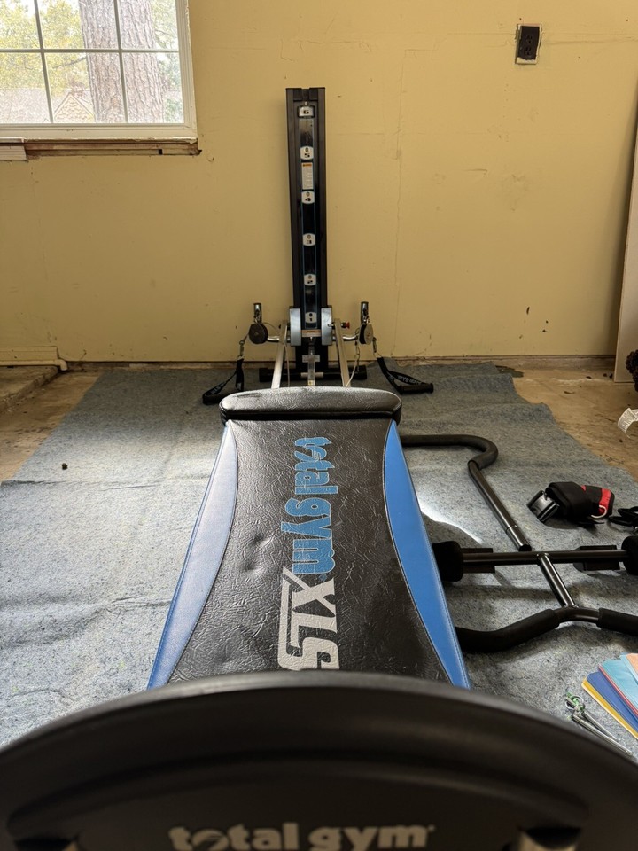 Chuck Norris Total Gym XLS Universal Home Gym Workout Machine 80 ...