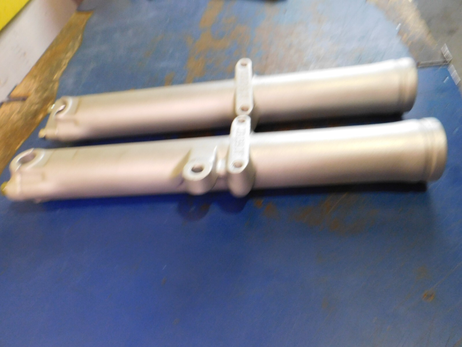 Harley-Davidson Showa 35mm Front Fork Sliders Lower Legs FX XL 1974-77 ...