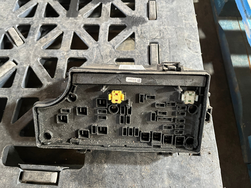 OEM 11-14 Jeep Patriot Compass Power Module TIPM Fuse Relay Box ...